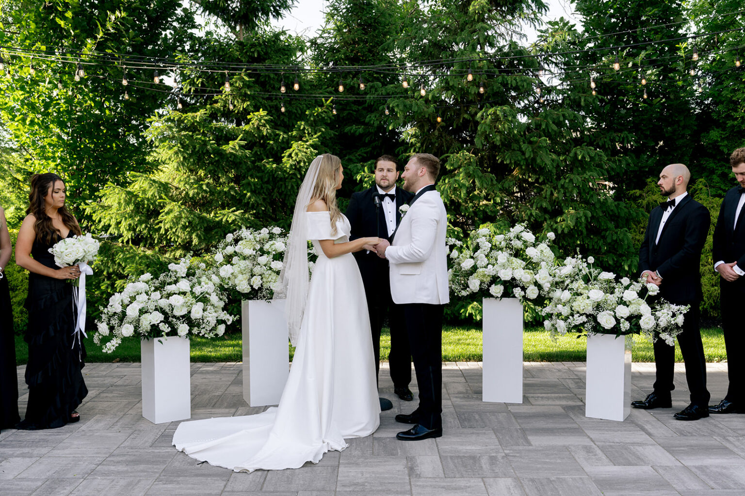 Everything You Need to Know to Plan a Stunning Wild Carrot Wedding ...